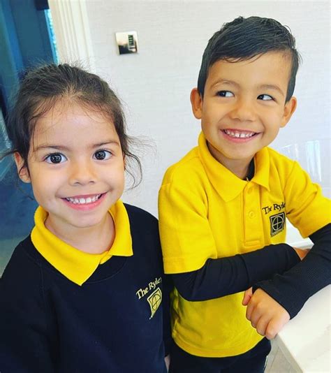 Dolores Aveiro Dá Os Parabéns Aos Netos Eva E Mateo Pelo 6º Aniversário