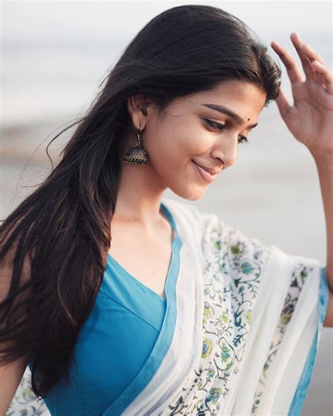 Actress Ananthika Sanilkumar Hd Photos And Wallpapers October 2023