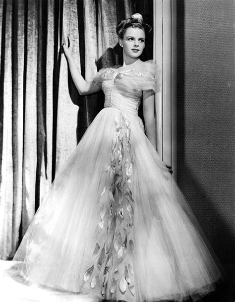 Judy Garland Ca 1940s Judy Garland Vintage Hollywood Glamour
