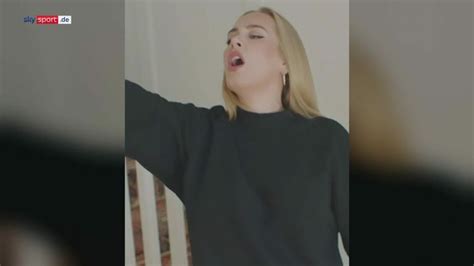 Premier League News Adele Singt Hymne Für Tottenham Hotspur Fußball