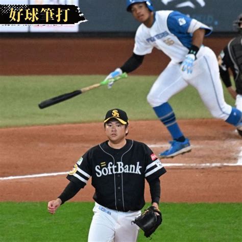 惜別の〝腹つまみ〟2ショット ソフトバンクから西武移籍の甲斐野央へ後輩の津森宥紀が感謝投稿 ファン「泣けると思ったら3枚目で笑った」：「おっ