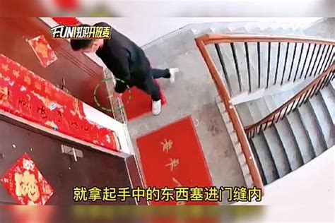 监控实拍小偷入室盗窃的整个过程监控小偷过程