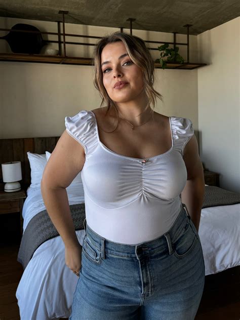 Plus Size Rose Cap Sleeve Top 2020ave