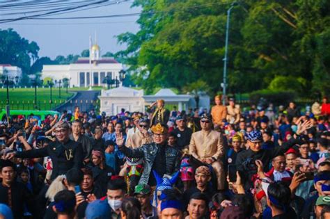 Bima Arya Sandiaga Uno Dan Ridwan Kamil Kompak Berkuda Meriahkan