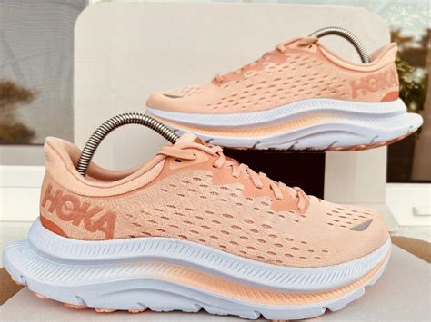 Hoka One One — ціна 1950 грн у каталозі Кросівки Купити жіночі речі за доступною ціною на Шафі