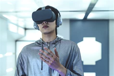 仮想現実VRと拡張現実ARの違いとビジネスにおける活用例を紹介 DXGO 日本企業にDXデジタルトランスフォーメーションを