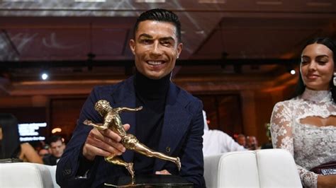 رابطة الدوري الفرنسي ترد على تصريحات رونالدو بصورة ساخرة جريدة الشروق