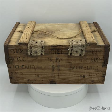 Ancienne Caisse De Munitions Militaire En Bois