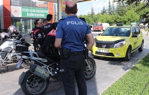 Taksici Cinayetinde Gözaltına Alınan Baba Oğul Adliyede
