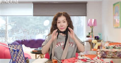 박준금 “목주름 시술 No 명품 스카프로 가리면 돼” 매거진준금