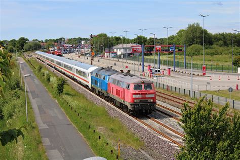 Db 218 421 6 Und Press 218 056 1 Ziehen Am 31 05 2022 Einen Intercity
