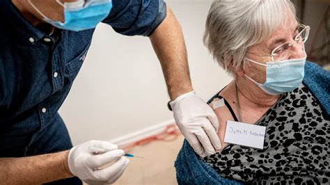 Vaccin Anti Covid 19 Le Danemark Espace Linjection Des Deux Doses