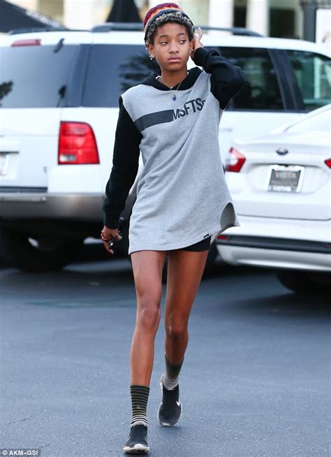 Willow Smith Outfit