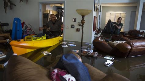 FEMA entregará pólizas por inundaciones a familias en Florida Video