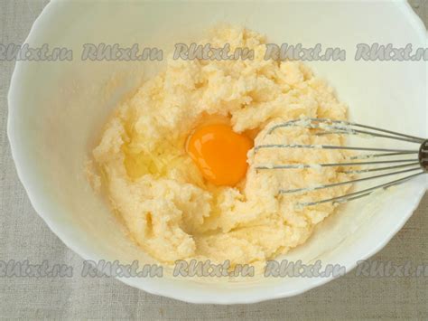 Шоколадно яблочный пирог с ореховой крошкой и шоколадной глазурью 8 фото в рецепте