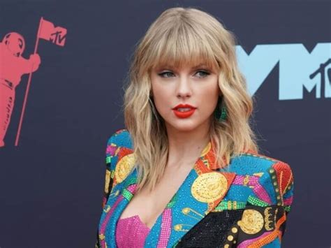 10 Taylor Swift Hairstyles That Elegance And Versatility Apohair
