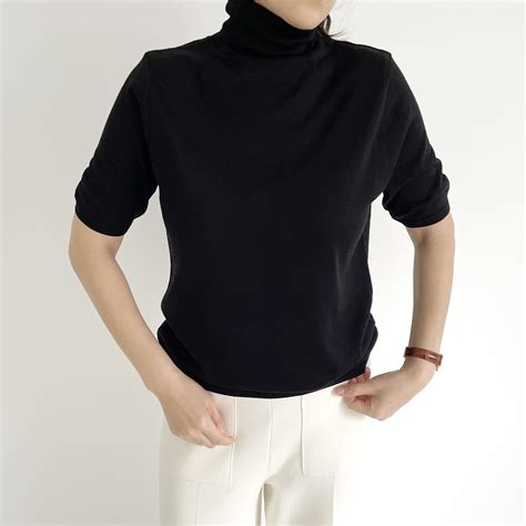 하이넥 하프 슬리브 니트 탑