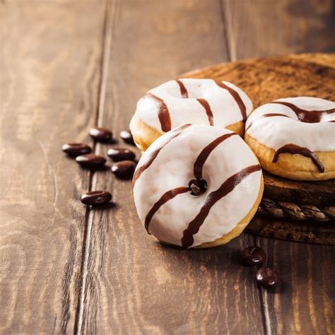 Premium Photo Glazed Mini Donuts
