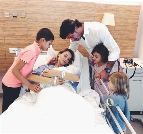 ანუკი არეშიძისა და ახალშობილი ნიკოლას პირველი ფოტო გავრცელდა როგორ გრძნობს თავს დედა შვილი