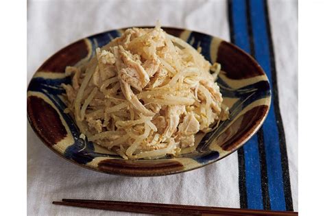 【サラダチキン】で作る簡単＆ヘルシーなサラダレシピ2選｜上田淳子さんのラクするご自愛ごはん マチュアリスト