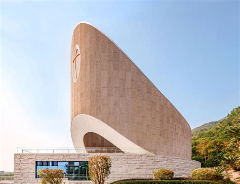 Gereja Unik Di Kaki Gunung Di Negeri Tirai Bambu Regina Realty