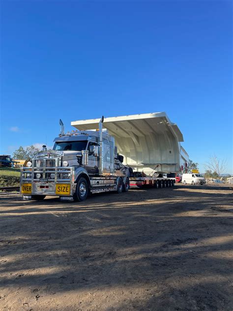 Whats On At Weldtech This Week 830e Tray Returned After Overhaul D10 Blade And Push Arms