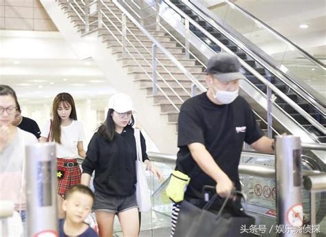 沈夢辰杜海濤從國外遊玩回來現身機場，兩人再次同框 每日頭條