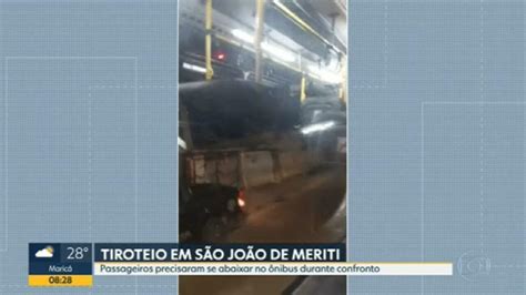 Vídeo Mostra Passageiros De ônibus No Meio De Um Tiroteio Em São João