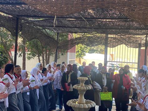 فى جو من مدرسة اسماء بنت ابى بكر الثانوية بنات بالعبور Facebook