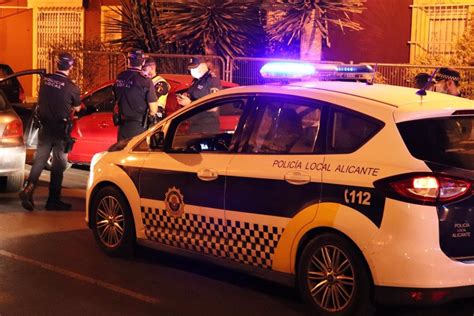 La Policía Local de Alicante impone 54 denuncias por incumplir el toque