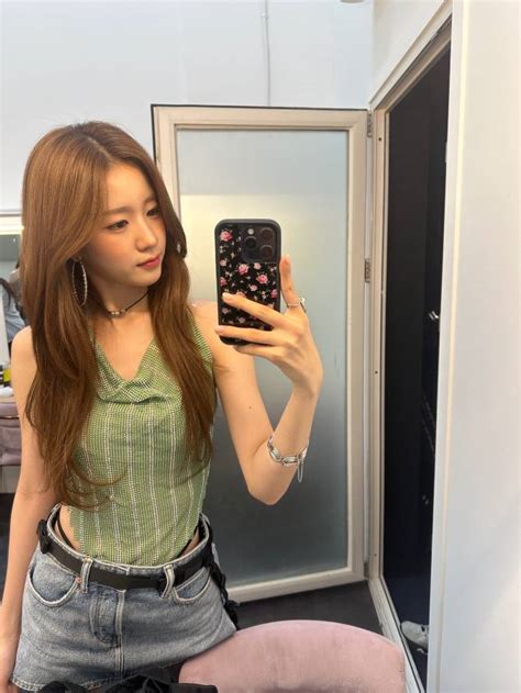 Wooah社群貼文 포착코👌🏻💚 Wooyeon