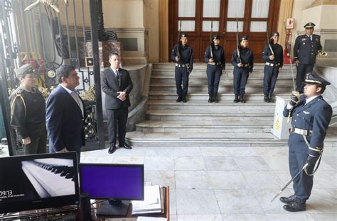 Saludo De La Guardia De Honor Comunicaciones Comunicaciones