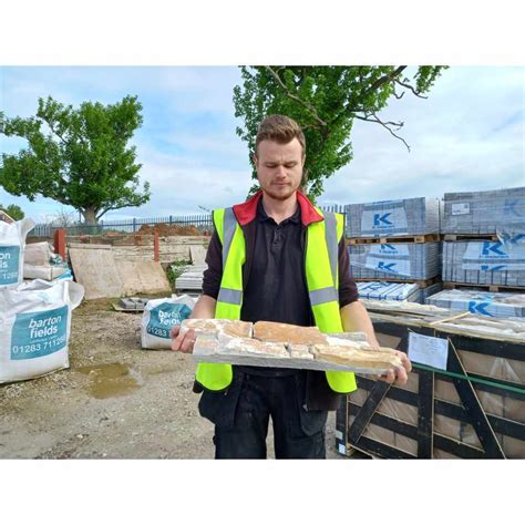 Natural Quartz Stone Cladding Golden Brown M2 Walling And Copings