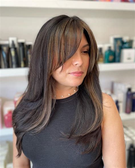 30 Trendy Face Framing Bangs For Every Face Shape
