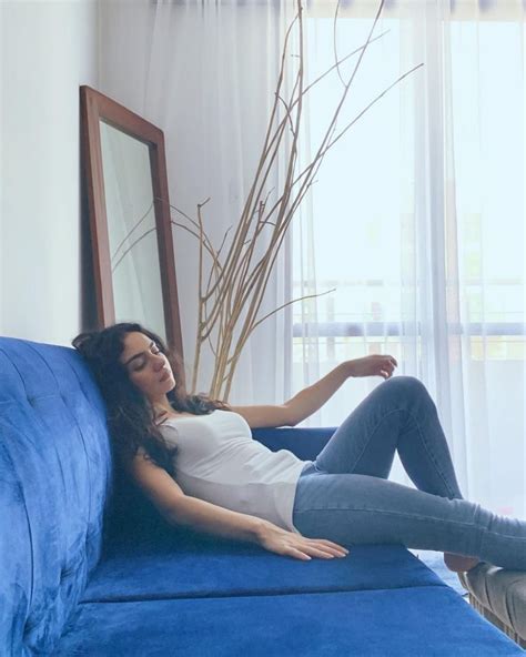 Latest Beautiful Clicks Of Talented Actress Mehar Bano Reviewitpk