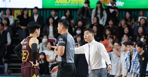 현장인터뷰 7연패 아쉬움 삼킨 조상현 감독 팬들께 제일 먼저 죄송합니다