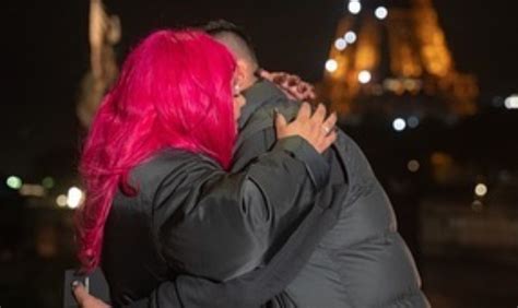 VIDEO Herly RG llega a París y su novio le pide matrimonio de la forma