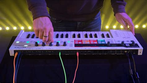 Arturia Keystep Pro 37 Key Controller Usb Midi Cv Keyboard With Aftertouch 4 Polyphonic 16