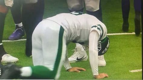 Aaron Rodgers Became A Meme While Crawling On The Ground