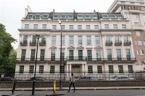 許家印近況豪宅被凍結 許家印老婆兒子與女兒生活陷入困境從首豪到被清算的沉浮史