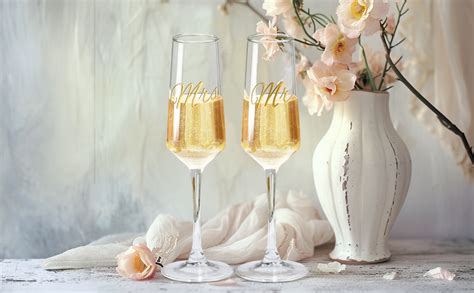 Paracity Mr And Mrs Wedding Champagne Flutes Set Of 2