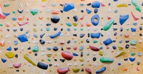 다양한 다채로운 바위가있는 등반 벽 사진 Unsplash의 등반 벽 이미지