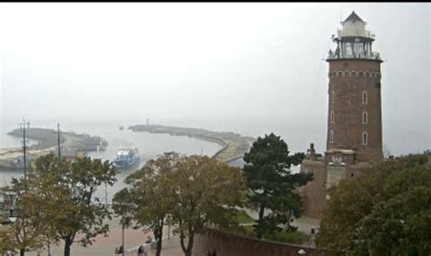 Kołobrzeg latarnia morska Widok na wejście do portu i latarnię morską
