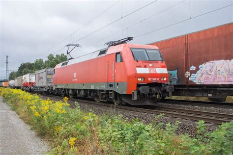 152 052 7 Mit Einem Containerzug Bei Retzbach Z Am 16 10 2024