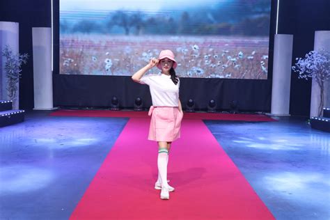 젊은 시절의 꿈 이제 다시 꿔요 주부에서 시니어모델로 변신한 남경림