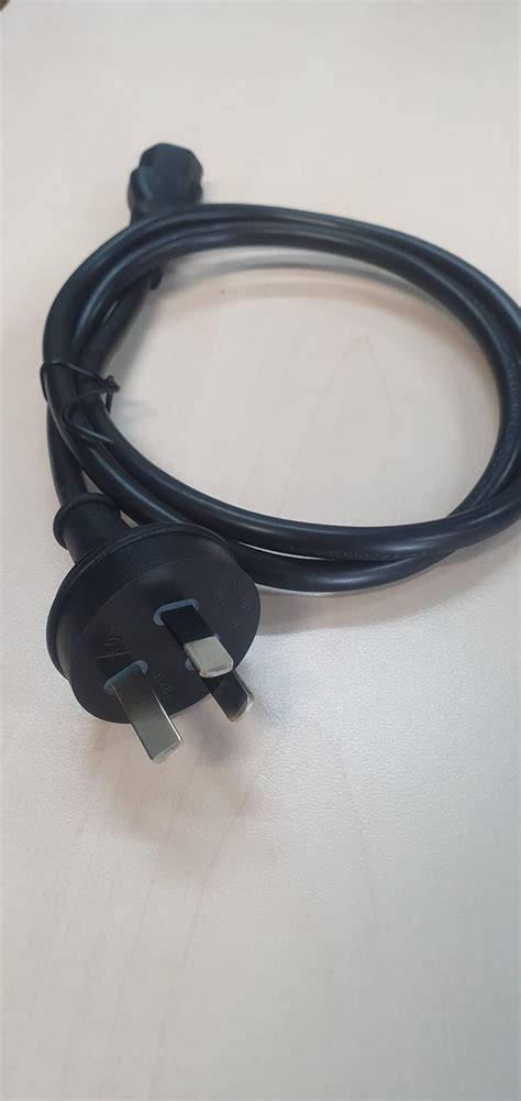 Dynamix M Pin Plug To IEC Female Plug A Power Cord WCSTech