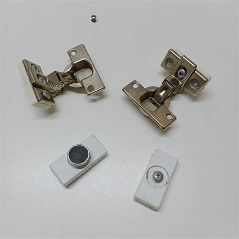 Петля крепления фасада для стиральной машины Electrolux 1245378003 в ...