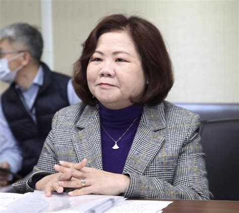 勞動部員工踢爆 許銘春收愛馬仕絲巾笑開懷 政治 中時新聞網