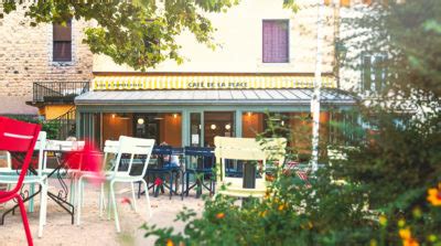 Bienvenue au Café Restaurant de la Place Tassin La Demi Lune