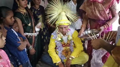 जब दूल्हा ससुराल जाता है भौजी दूल्हा के नैन संवारें बहिनी उतरे राई